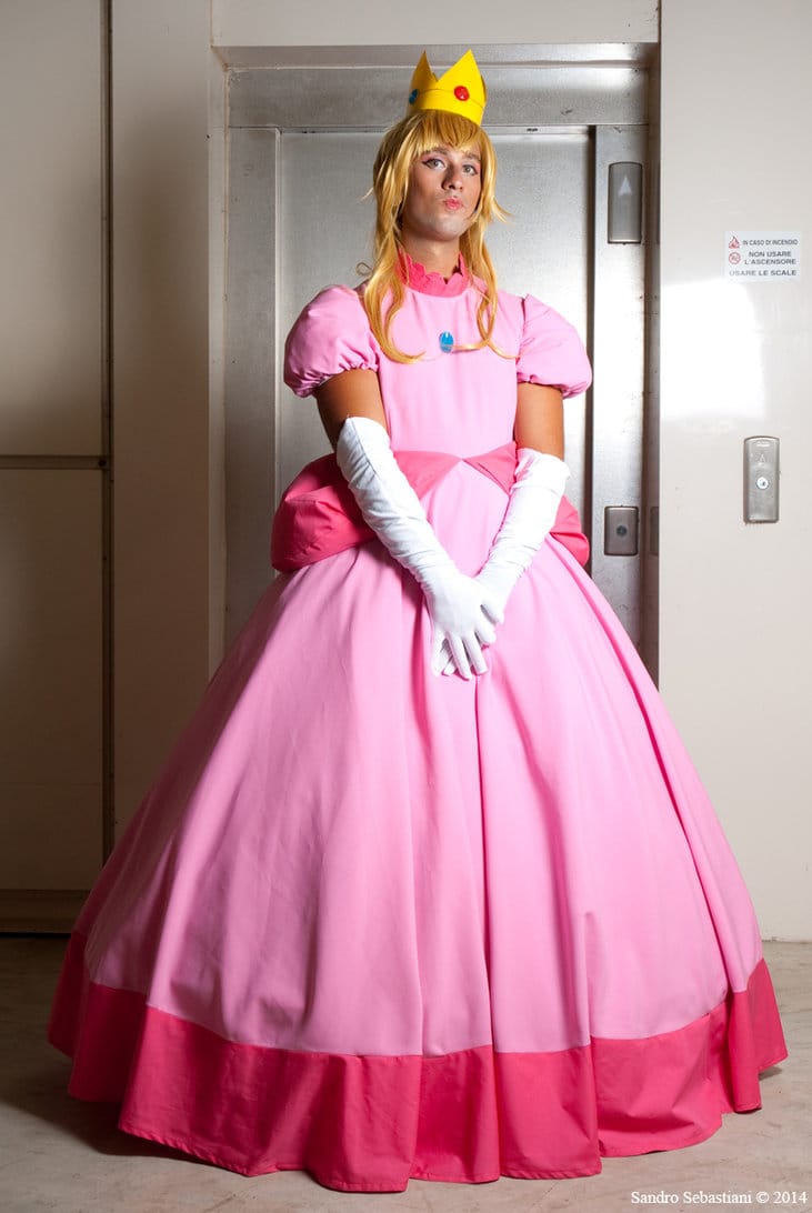 Crossplay and Gender-bending Cosplay - Amazing Stories